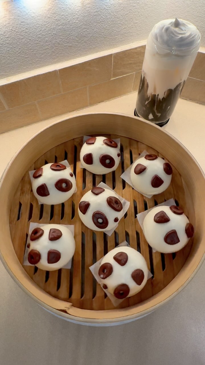 How To Make Bánh Bột Lọc (Vietnamese Steamed Tapioca Dumplings) - Ta-Daa!