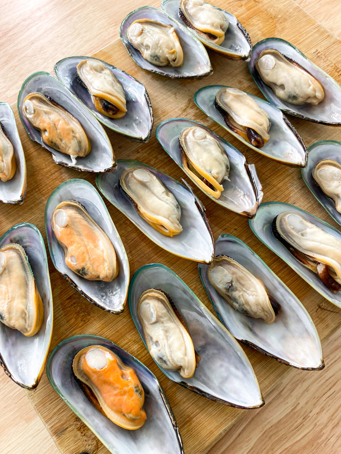 How to make Hến Xào (Vietnamese Stir Fry Mussels) - Ta-Daa!